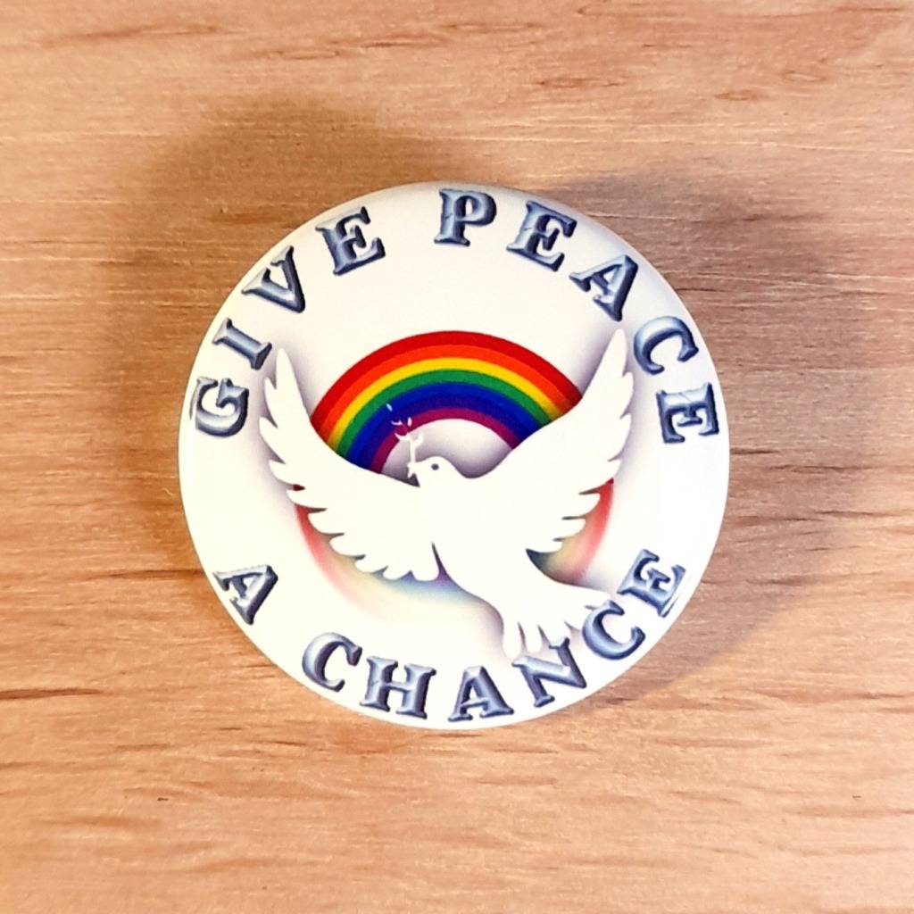 Give peace a chance – Badges, magnets and mirrors – Rainbow Badges