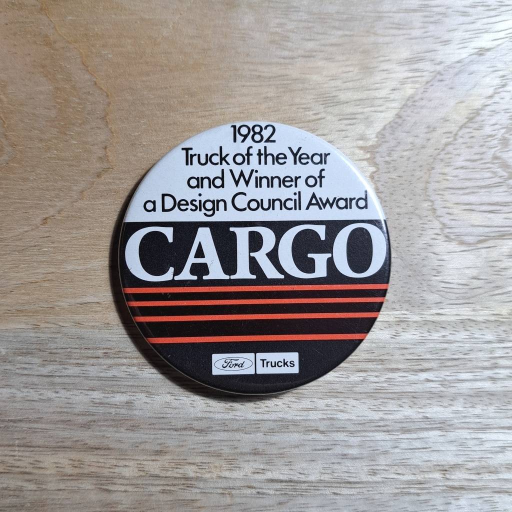Rainbow Badges/Ford Cargo – Vintage pin badge