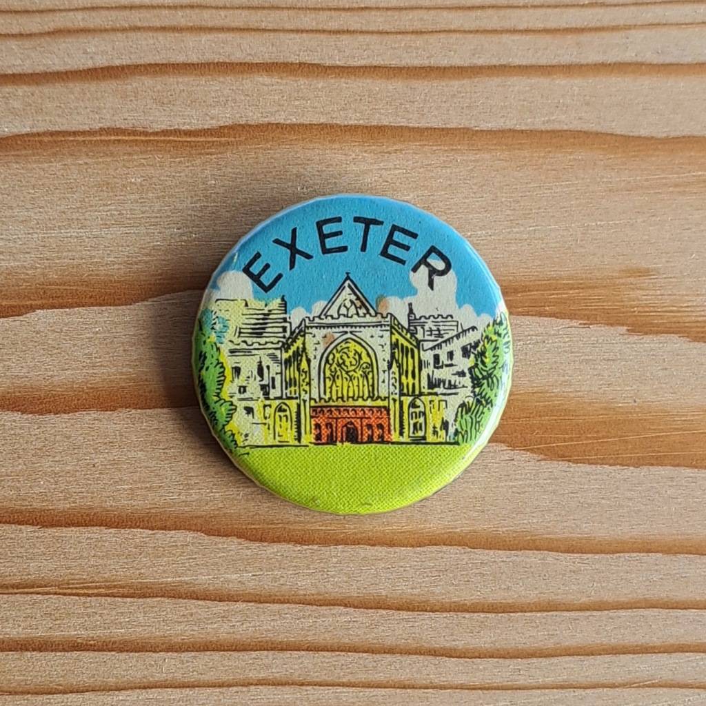 Rainbow Badges/Exeter – Vintage souvenir badge