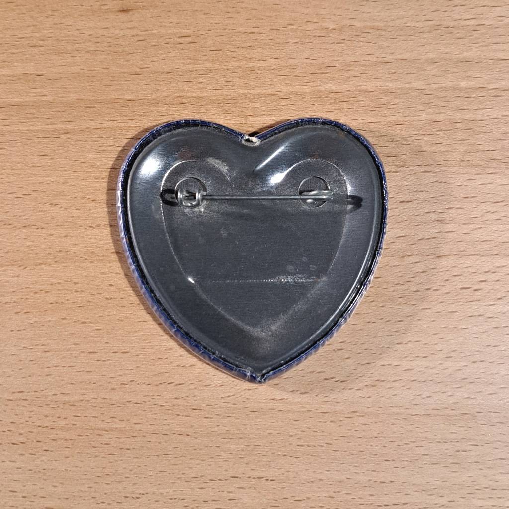 Seagull Basketball – Vintage heart-shaped pin badge – Rainbow Badges