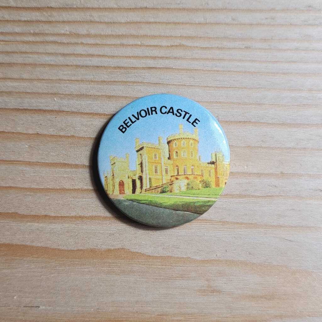 Rainbow Badges/Belvoir Castle – Vintage pin badge